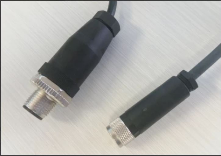 Fitting M12 and M8 Connectors